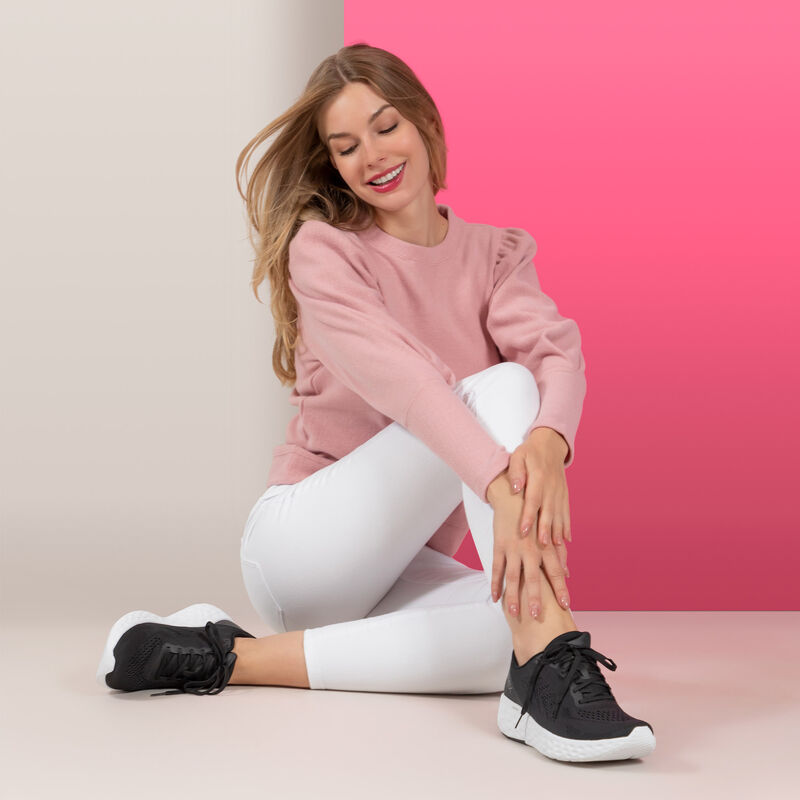 Aetrex Danika Lace-up Sneaker – Cute & Comfy